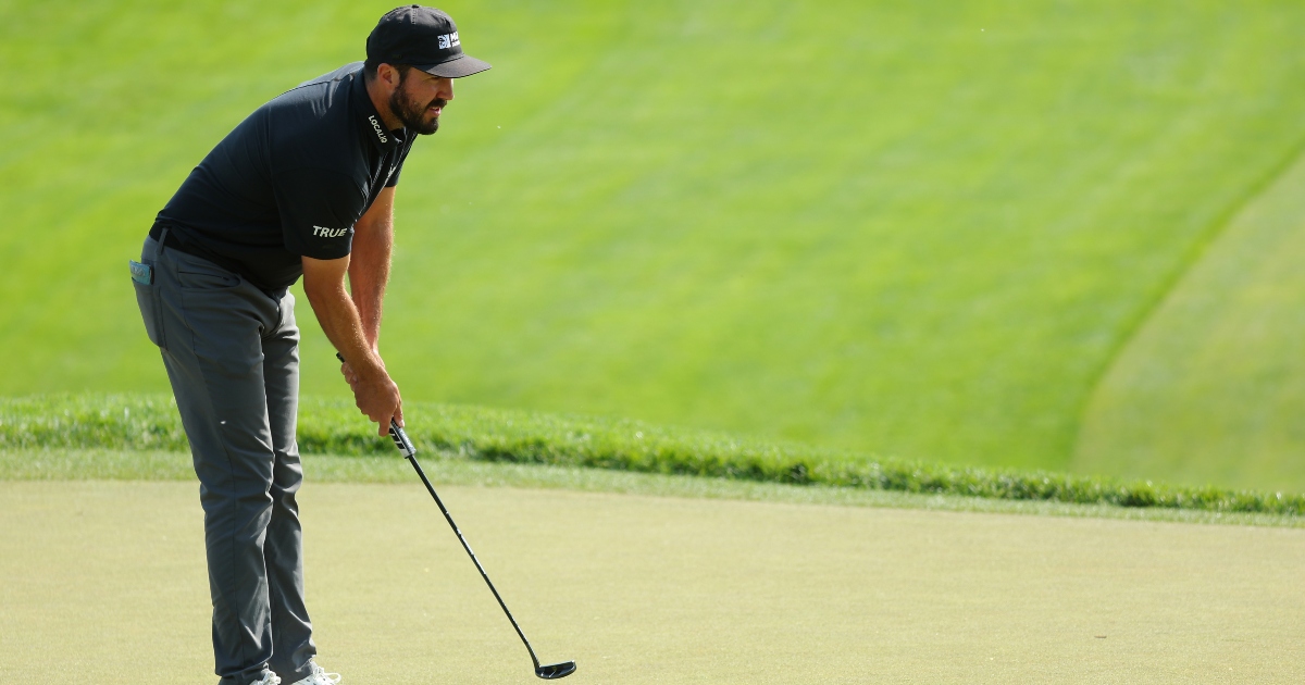 Mark Hubbard attempts no-look putt at PGA Championship