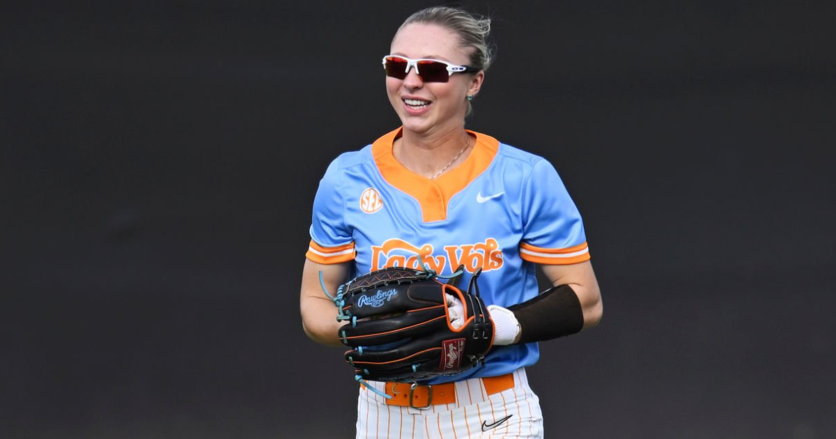 Tennessee strikes first with pair of two-out, two-run doubles from ...