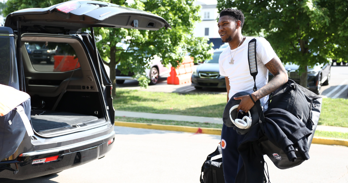 LOOK: Justin Edwards arrives on Kentucky's campus - On3
