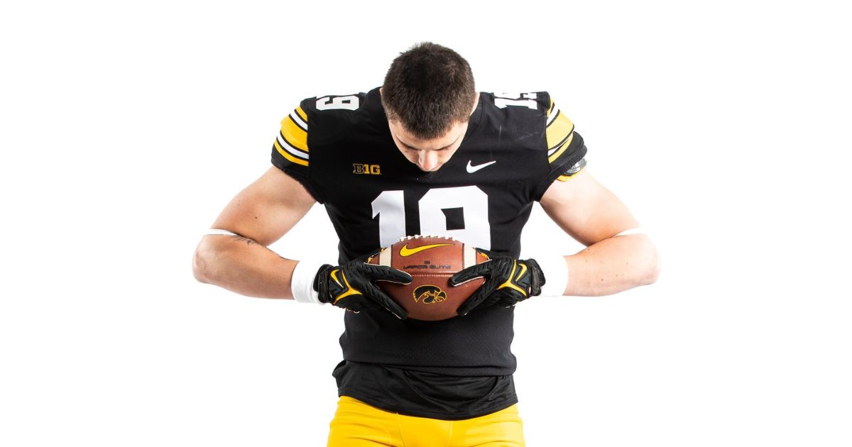 A closer look at the Iowa Hawkeyes upcoming official visits