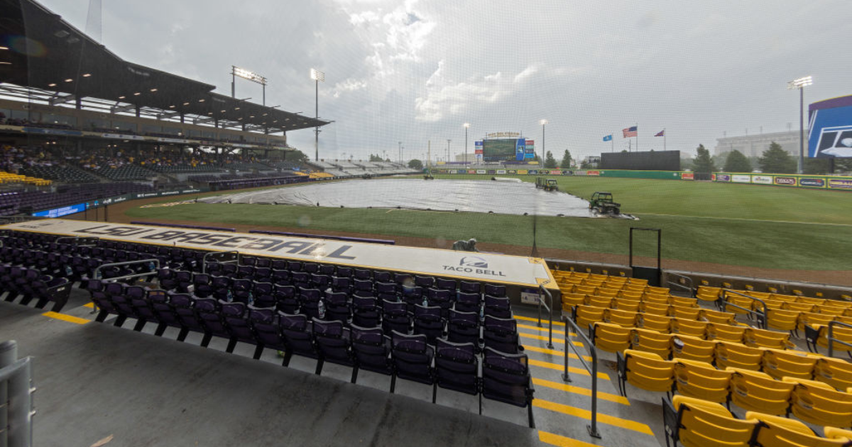 Kentucky-LSU in weather delay; first pitch scheduled for 8:06 [UPDATE]