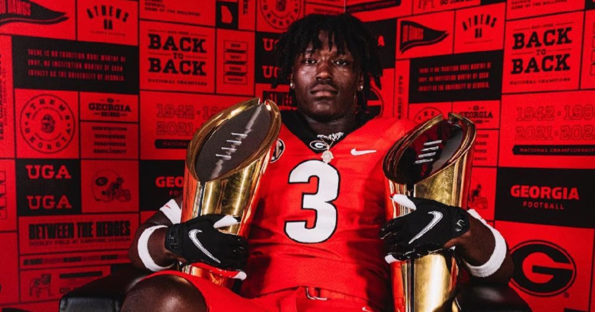 Georgia official visitors show off for uniform photo shoot