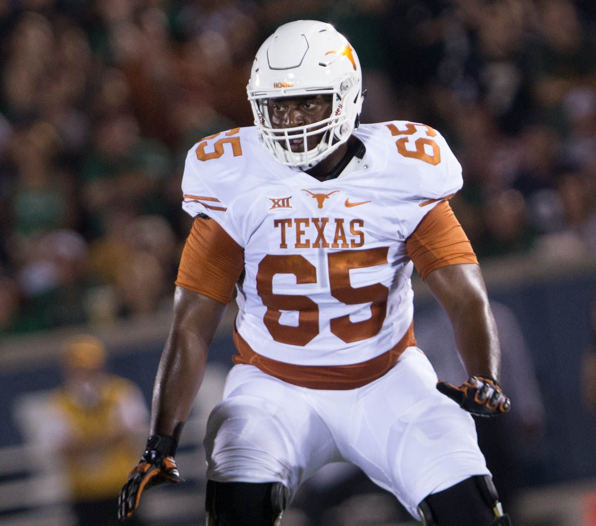 65 days until Texas Football: Jake Majors is Texas' man in the middle ...