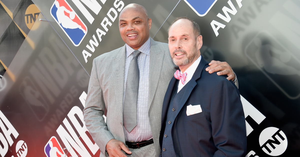 Ernie Johnson reacts to Charles Barkley letting him know he's being ...