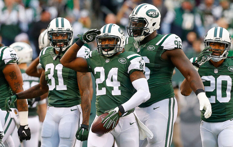 Darrelle Revis' mom to present him for the Pro Football Hall of Fame