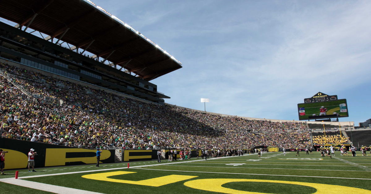 Second-year surge: Oregon DL Ben Roberts - On3