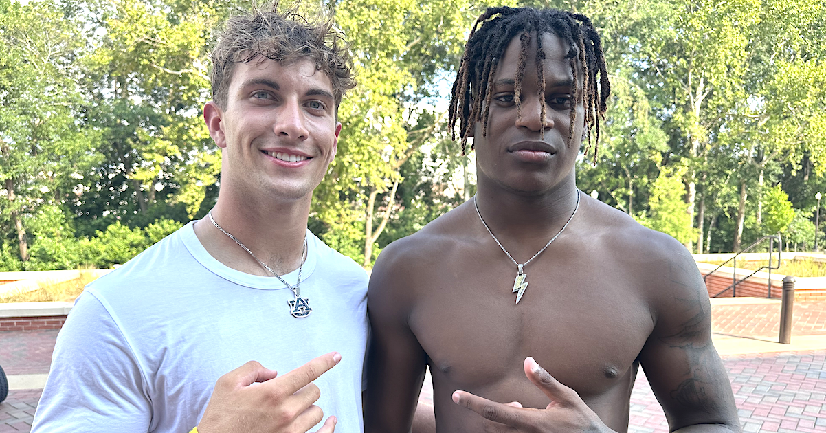 Auburn 5-star WR commit Perry Thompson visits