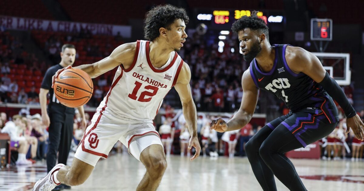 Milos Uzan taking command for OU