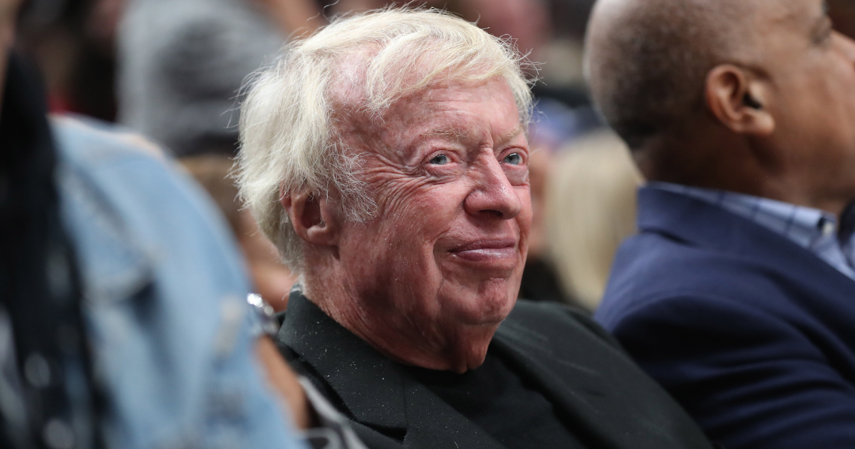 Phil Knight could help keep the Pac-12 together in the short-term - On3
