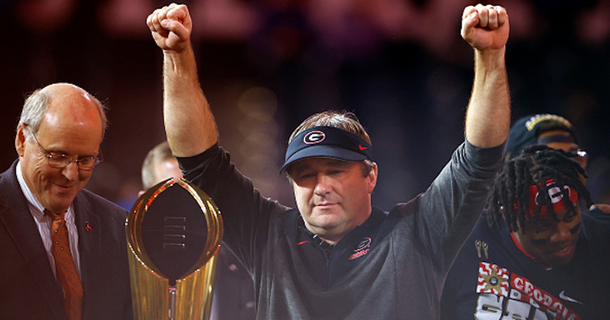 Georgia sits atop preseason AP Poll for first time in 15 years