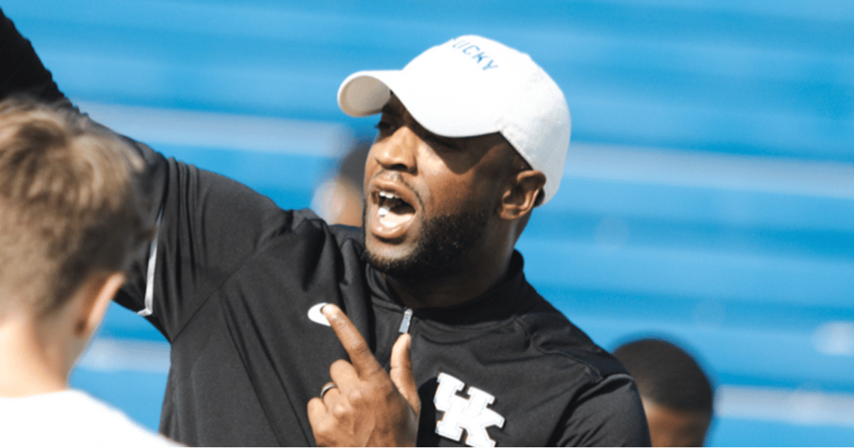 Kentucky DB coach Chris Collins earning national praise as rising star