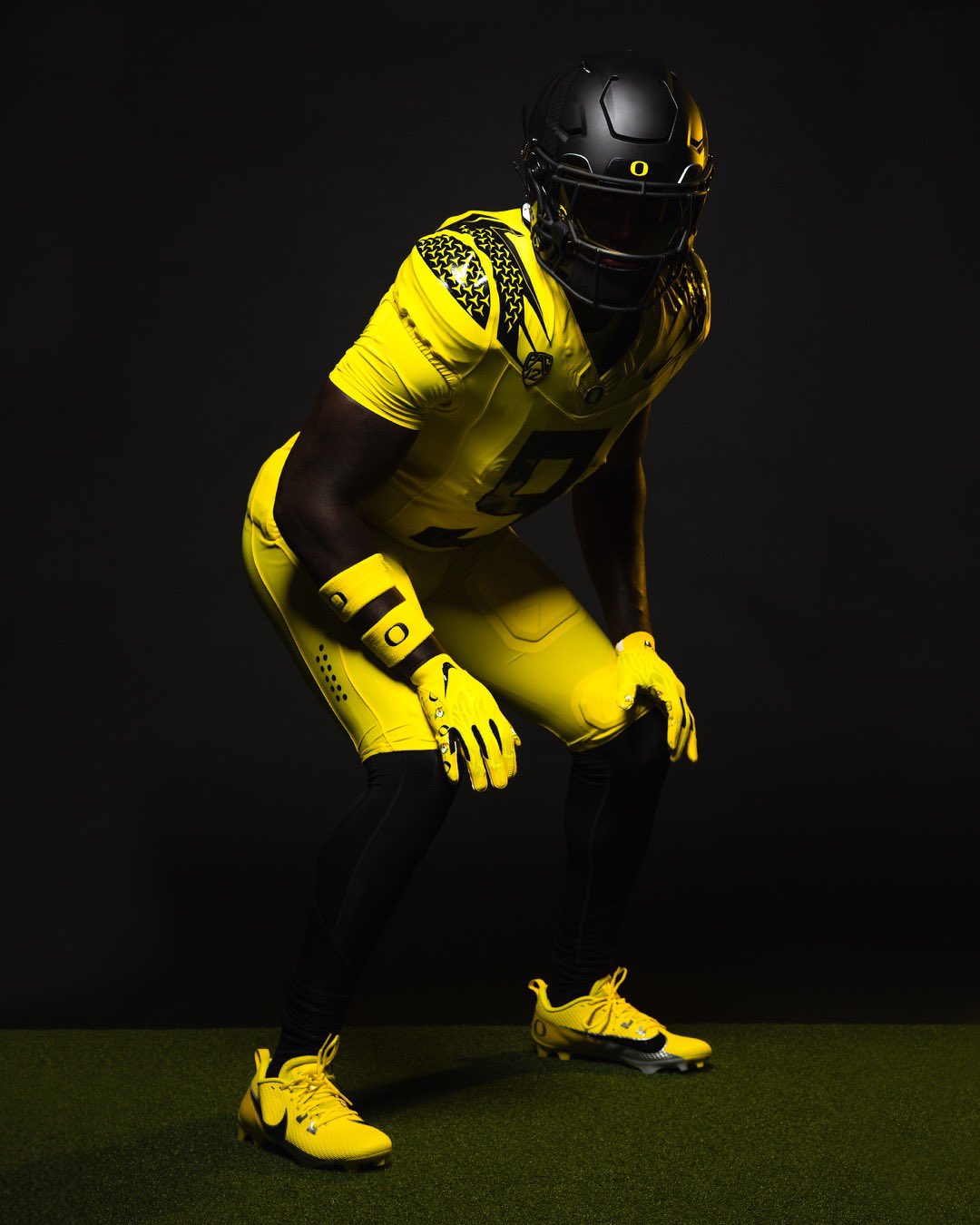 Oregon reveals uniform combination ahead of season opener - On3