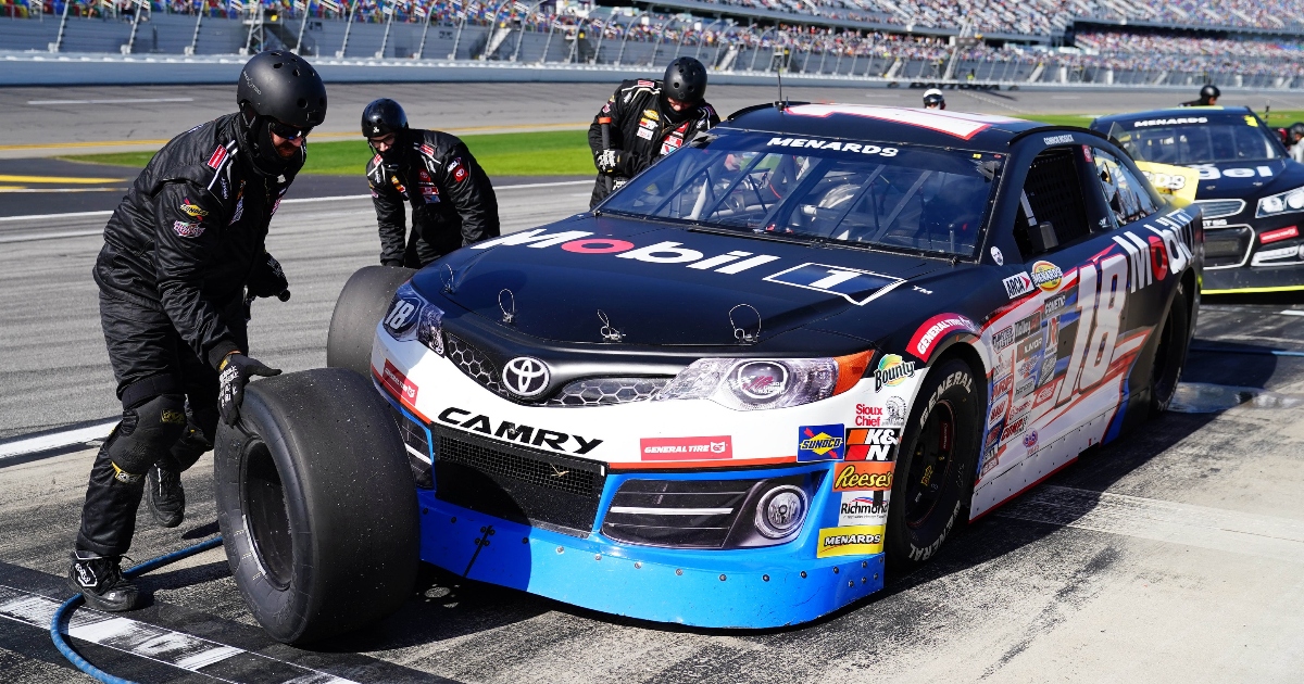 Connor Mosack nearly laps entire field to claim first-career ARCA ...