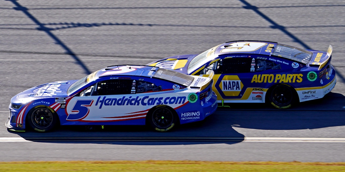 Denny Hamlin weighs in on Chase Elliott, Kyle Larson pit road incident ...