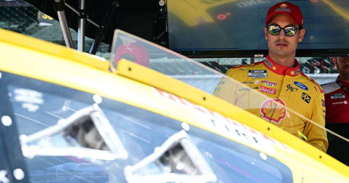 Joey Logano wrecks out of Bristol Night Race, faces playoff elimination