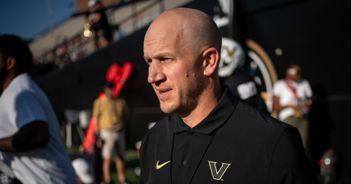 Clark Lea on the challenges Kentucky's "explosive" offense presents