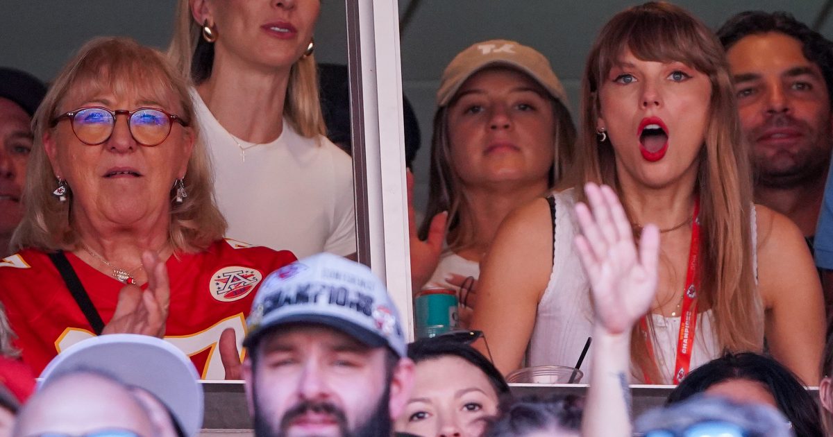 Taylor Swift goes crazy following Travis Kelce touchdown vs Bears