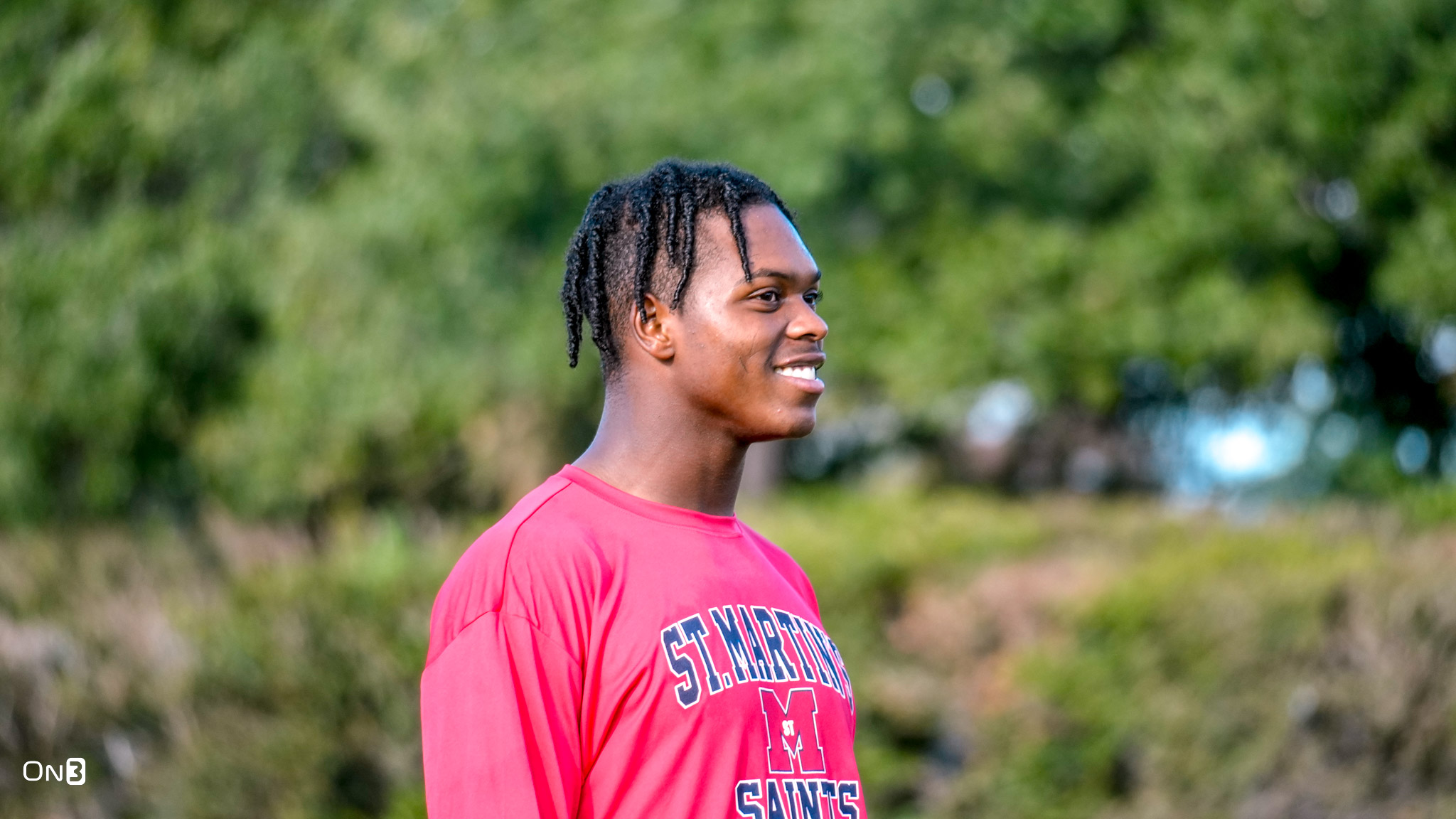 Nation's No. 1 2025 RB Harlem Berry soaks up first visit to see Georgia ...