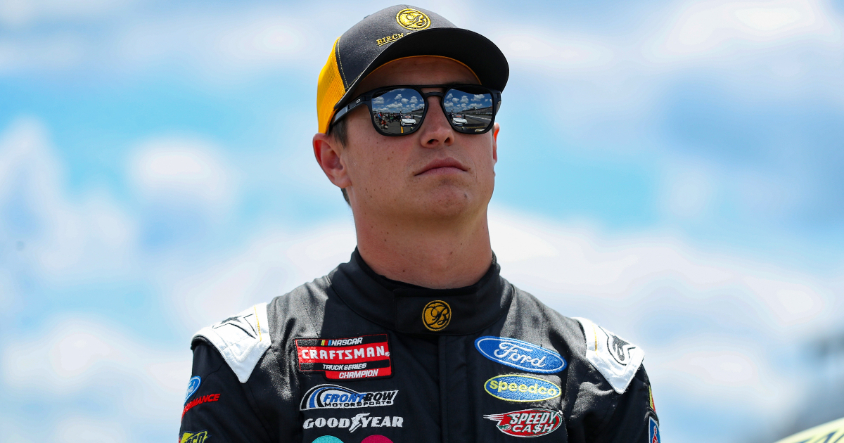 Zane Smith tire carrier sent flying after getting by hit F-150 on pit ...