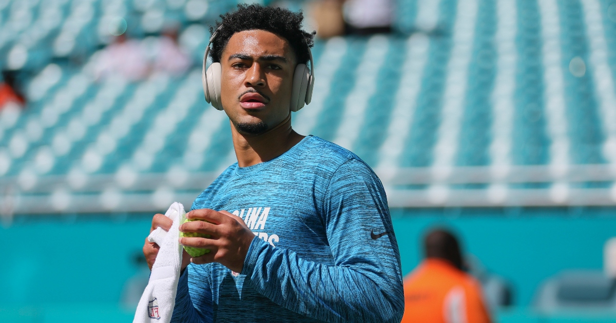 Tua Tagovailoa, Jaylen Waddle share postgame moment with Bryce Young