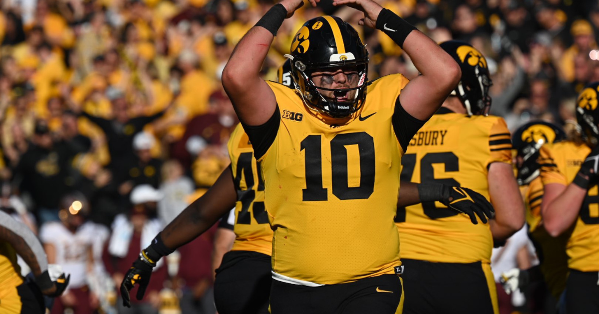 Hawkeyes hold the lead at the half