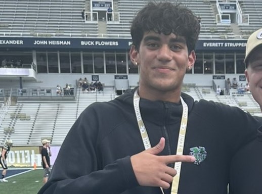 The Gators are 'up there' for fast-rising tight end Hollis Davidson.