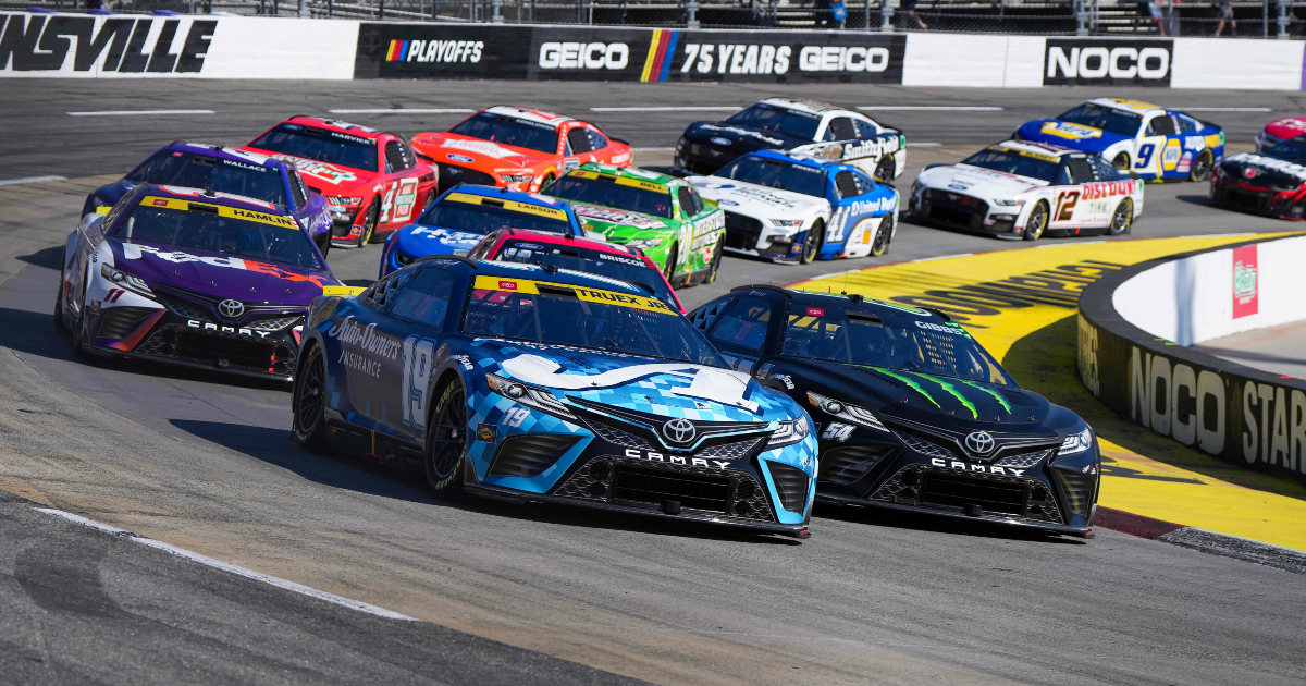 Xfinity 500 pace car breaks down, needs to be towed at Martinsville