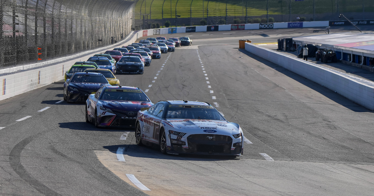 Ryan Blaney wins Xfinity 500 at Martinsville, advances to Championship 4