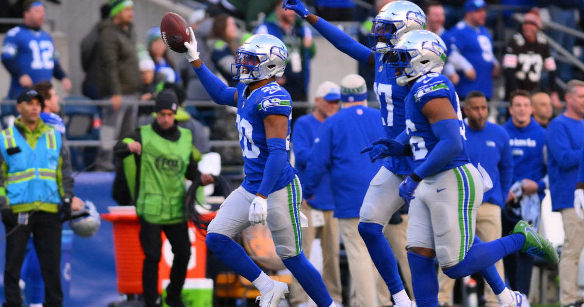 Notre Dame in the NFL: Julian Love picks up first Seahawks INT