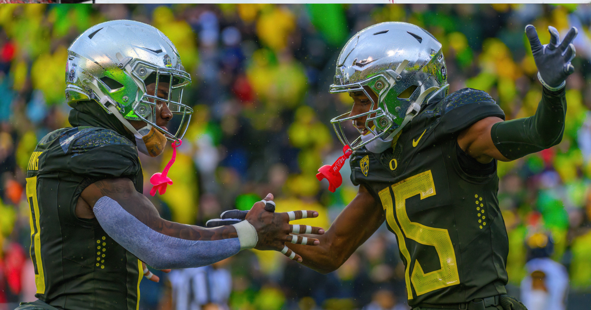 Tez Johnson delivers career day, leads No. 6 Oregon to blowout win over ...