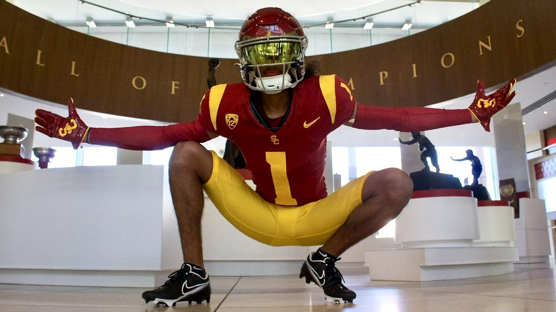 BREAKING: 2026 ATH Madden Riordan commits to USC