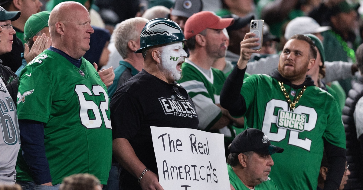Philadelphia Eagles fans get married during pregame parking lot tailgate