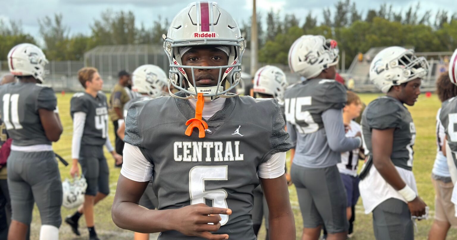 Three-star wide receiver Kamare Williams names Ole Miss a finalist