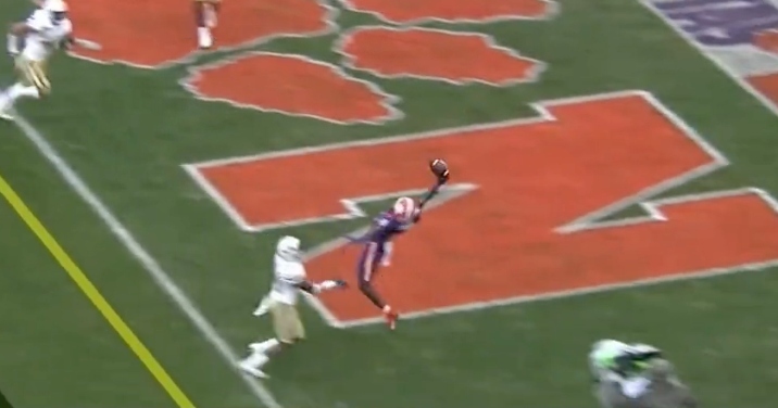 Tyler Brown: Clemson WR makes insane catch vs. Georgia Tech