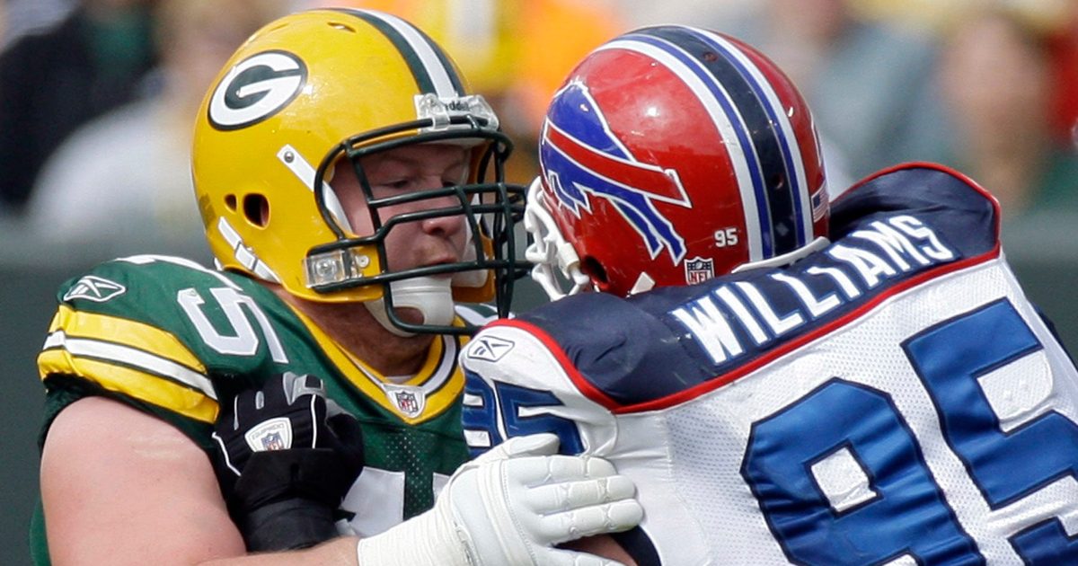 Green Bay legend Bryan Bulaga officially retires as a Packer