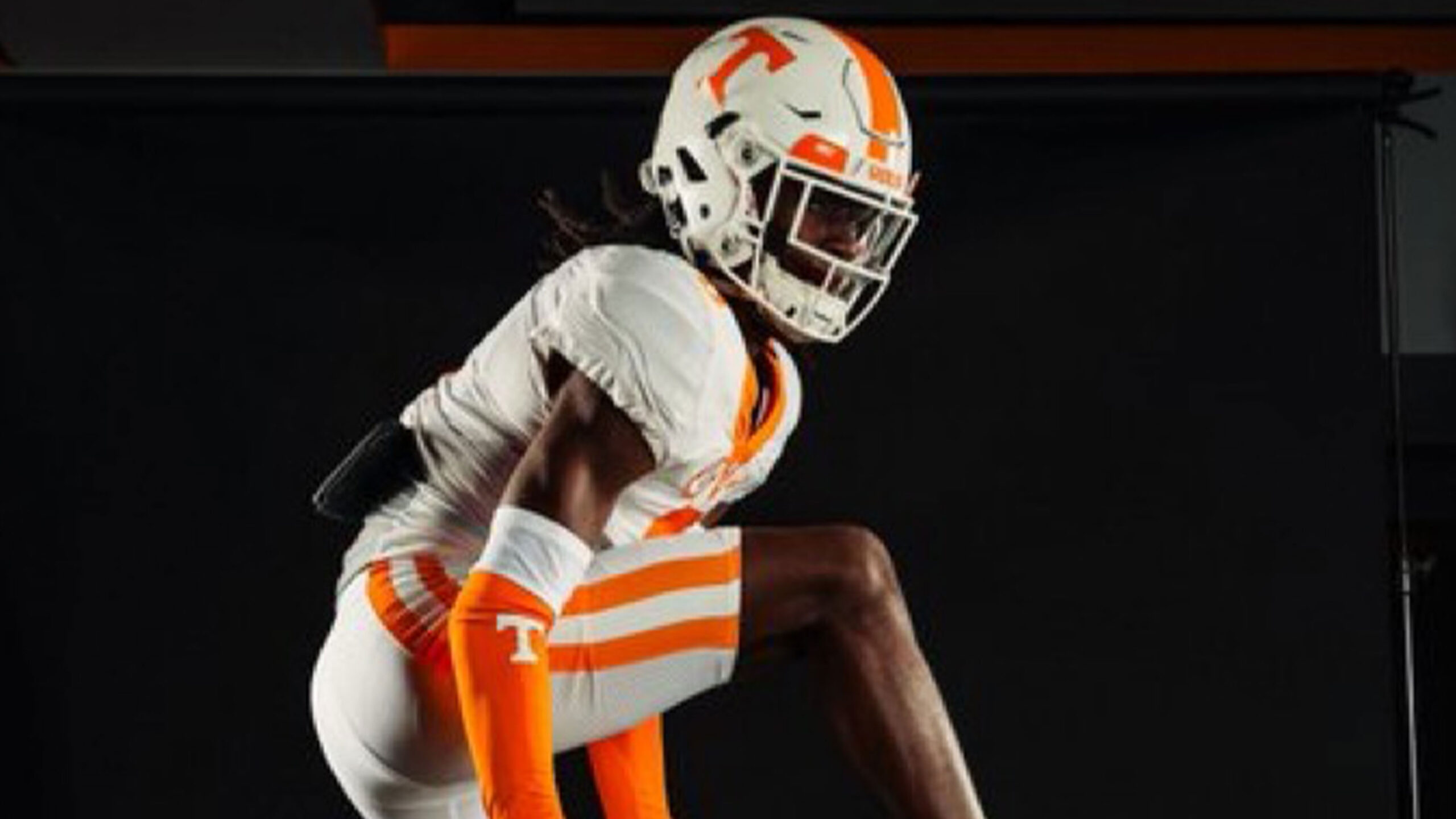 Class of 2025 CB Tyler Redmond commits to Tennessee - On3