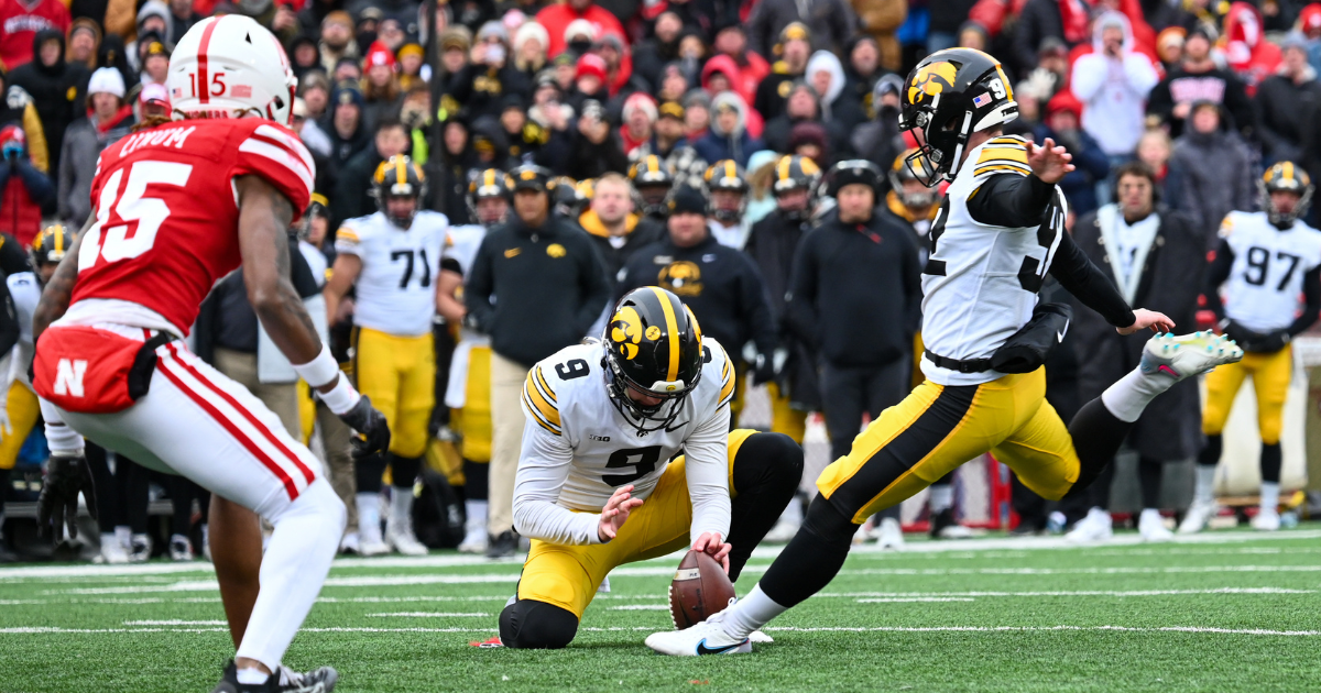Hawkeyes ride last second field goal to victory