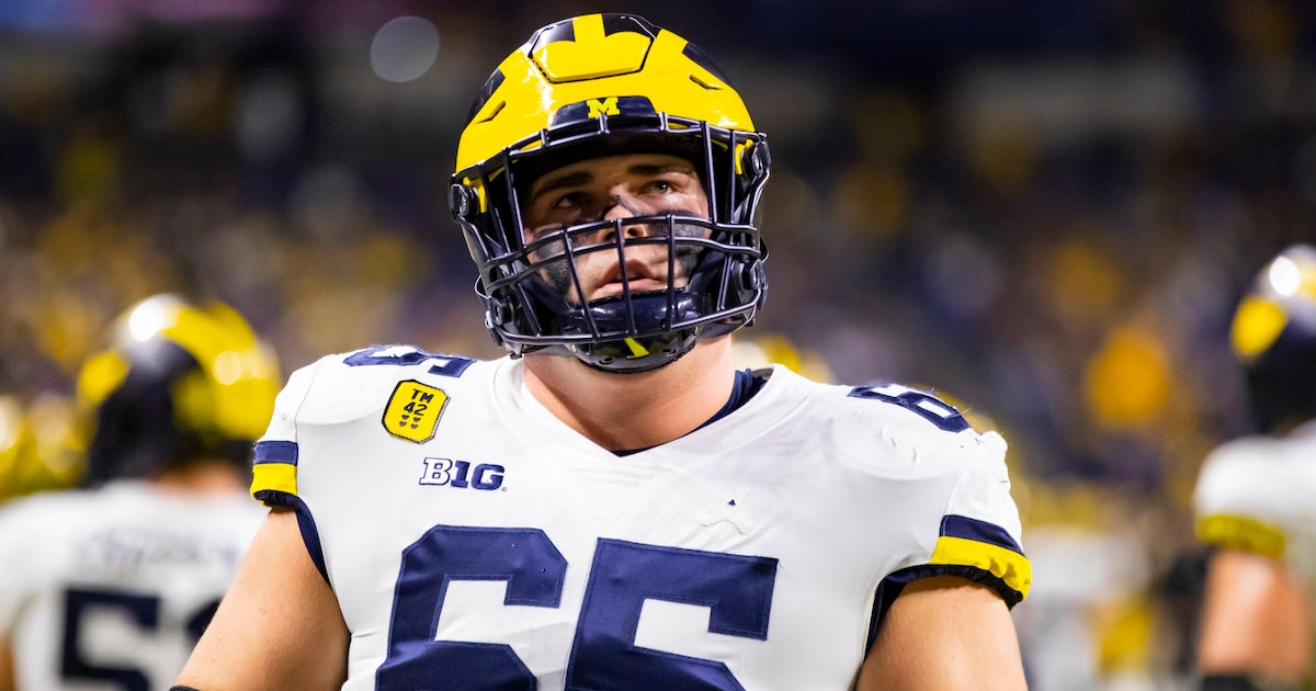 Zak Zinter transported to hospital after injury vs. Ohio State - On3