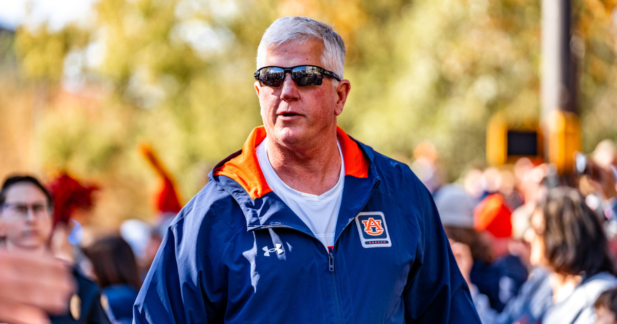 Florida Gators officially announce hire of Ron Roberts