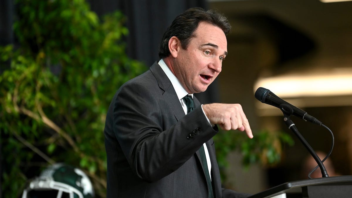 Jonathan Smith: Conference realignment not a major factor in decision ...