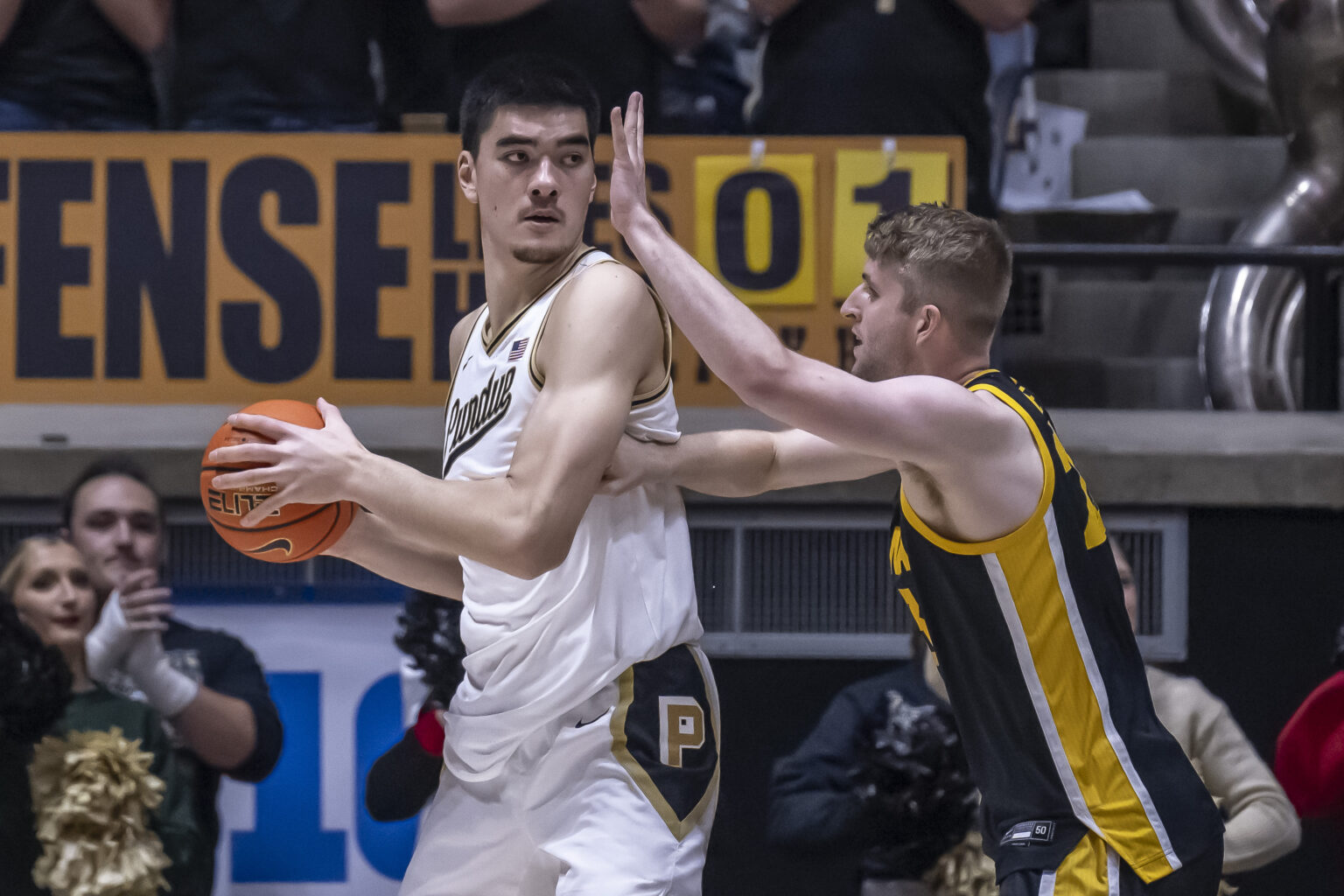 'When I’m back in Toronto, I’m just Julia.' Zach Edey's mom reflects on ...