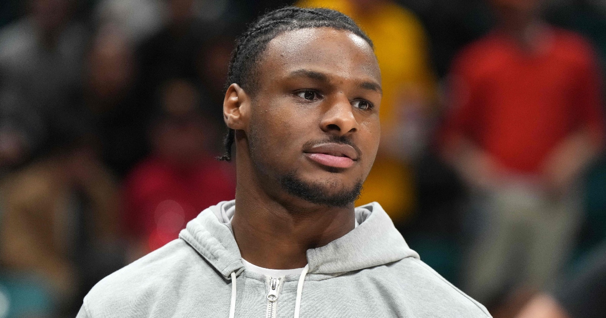 Bronny James soars through air for chase-down block in USC debut - On3