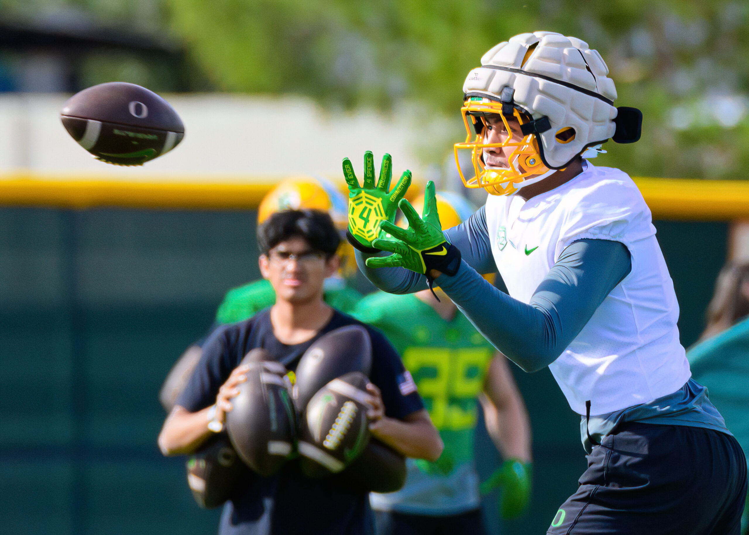 Projecting Oregon's two-deep for Fiesta Bowl showdown with Liberty - On3