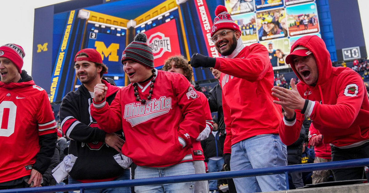 Ohio State fans sport anti-Michigan, pro-Alabama shirts at Rose Bowl - On3