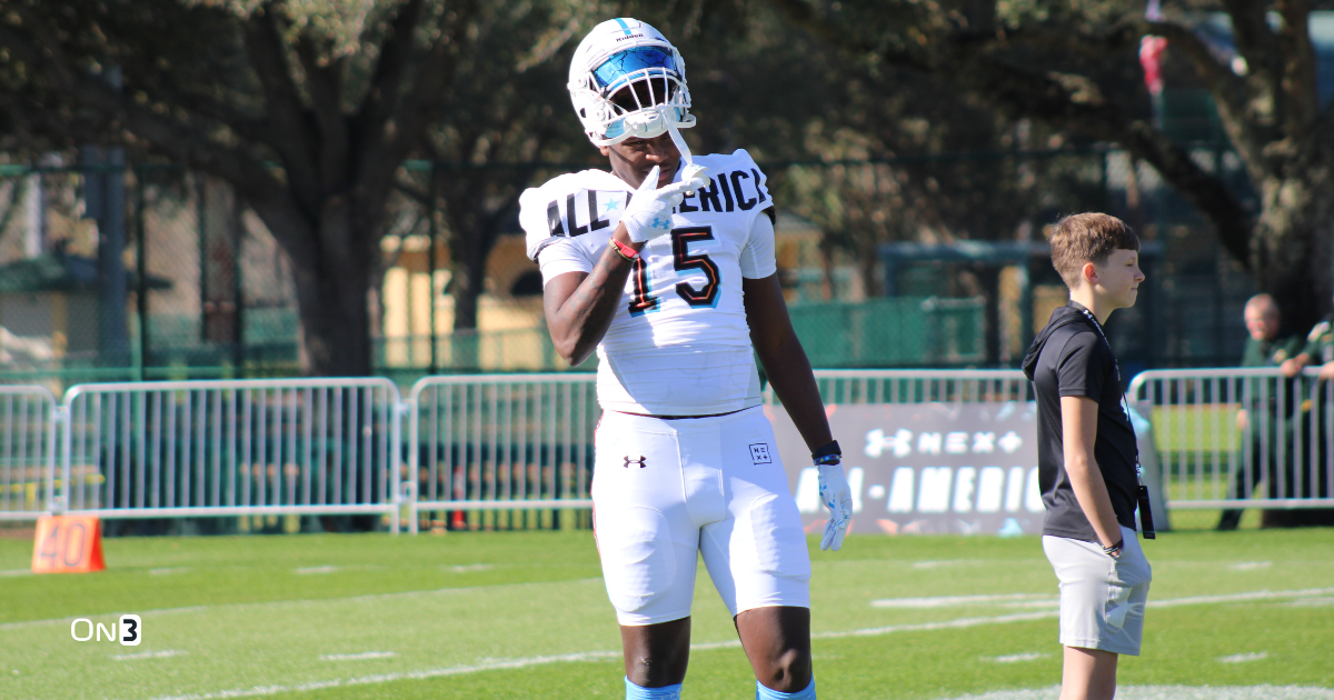 Michael Smith discusses sticking with South Carolina football