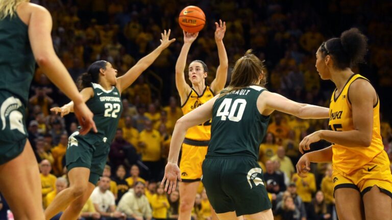 Michigan-State-goes-'toe-to-toe'-with-Caitlin-Clark,-but-falls-short