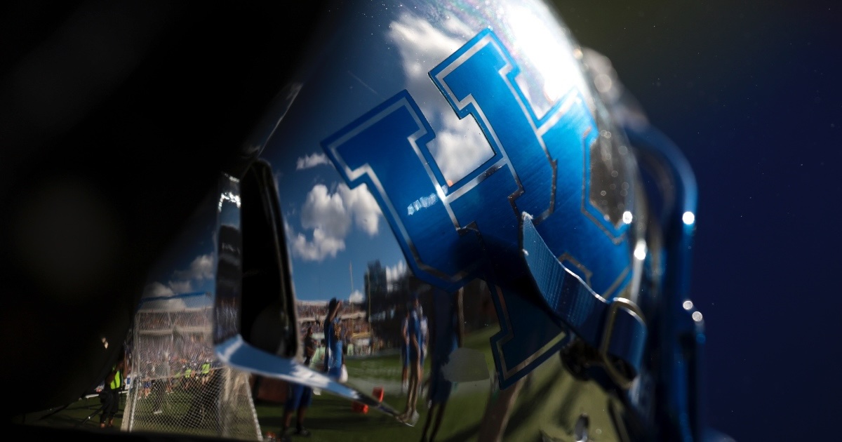 Kentucky Making a Push for 2025 Safety Carson Lawrence, a Vanderbilt Commit