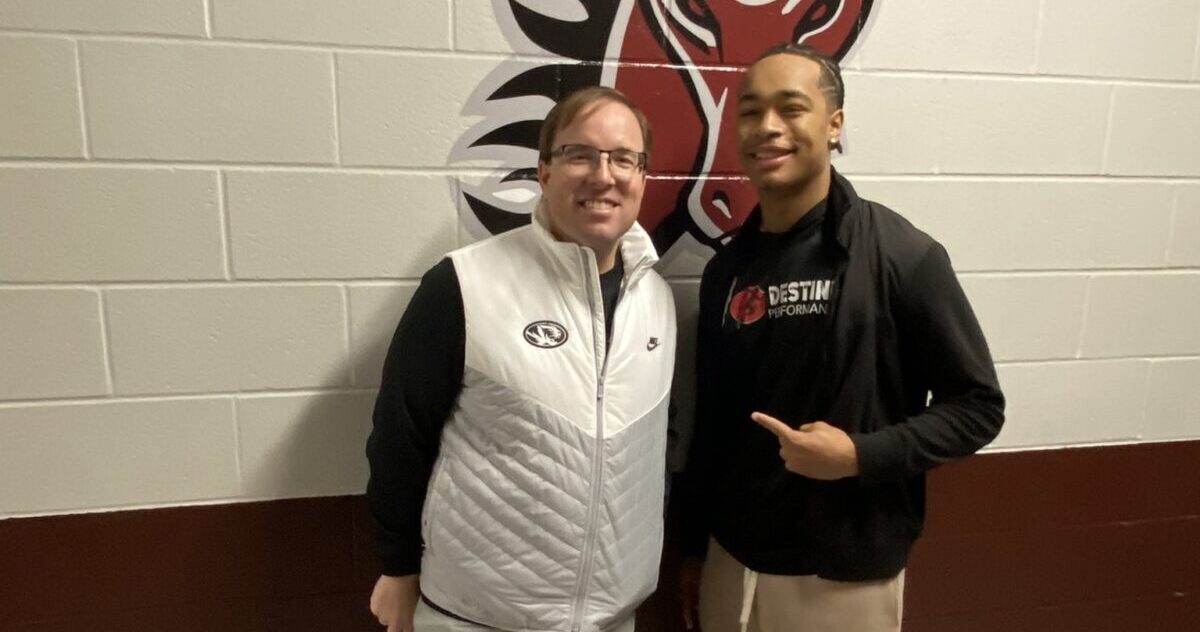 Missouri HC Eliah Drinkwitz visits 2025 4-star WR Isaiah Mozee - On3