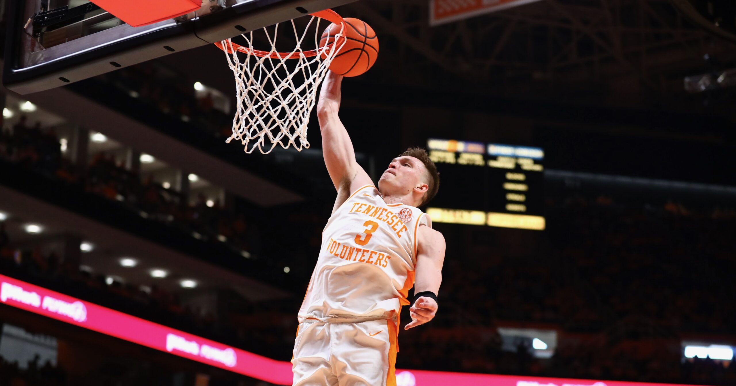 No. 6 Tennessee dunks on Alabama at Thompson-Boling Arena