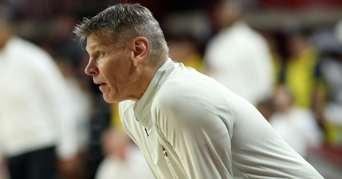 Bob Stoops calls for Oklahoma fans to rally behind Porter Moser - On3